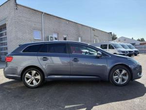 Grey Toyota Avensis 2015 in Radviliskis, with an engine capacity of 2.00 L and mileage of 264 thousand km for 6450 €, photo 9 on AUTOMOTO.COM.LV