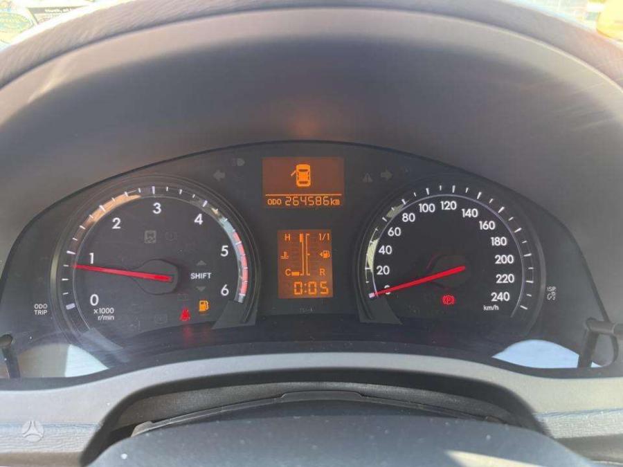 Grey Toyota Avensis 2015 in Radviliskis, with an engine capacity of 2.00 L and mileage of 264 thousand km for 6450 €, photo 16 on AUTOMOTO.COM.LV