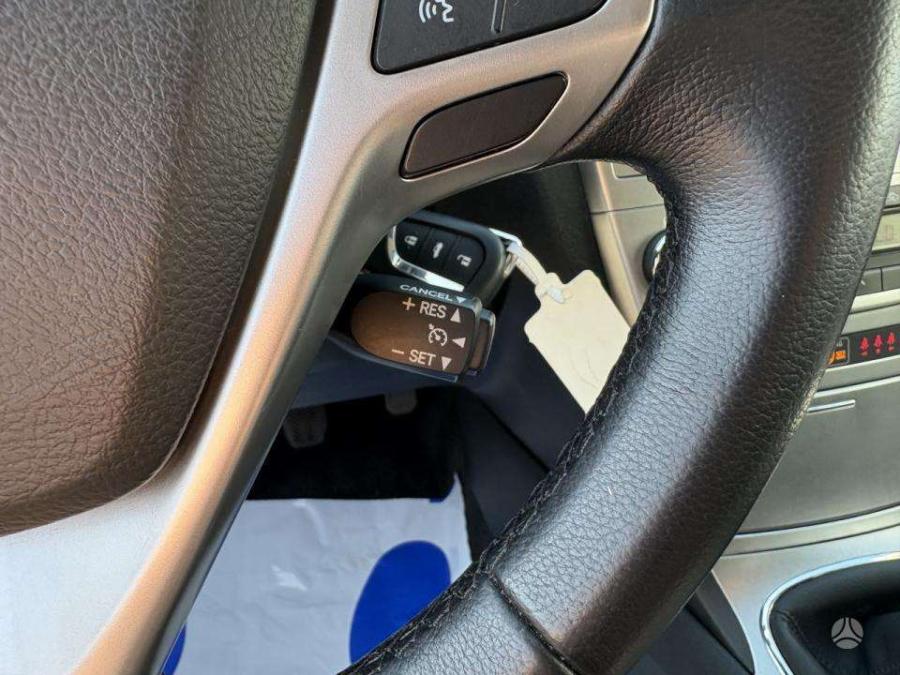 Grey Toyota Avensis 2015 in Radviliskis, with an engine capacity of 2.00 L and mileage of 264 thousand km for 6450 €, photo 17 on AUTOMOTO.COM.LV