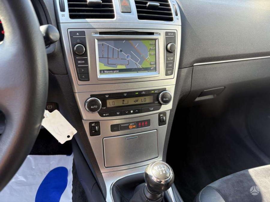 Grey Toyota Avensis 2015 in Radviliskis, with an engine capacity of 2.00 L and mileage of 264 thousand km for 6450 €, photo 18 on AUTOMOTO.COM.LV