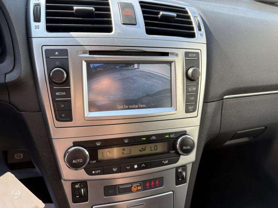 Grey Toyota Avensis 2015 in Radviliskis, with an engine capacity of 2.00 L and mileage of 264 thousand km for 6450 €, photo 19 on AUTOMOTO.COM.LV