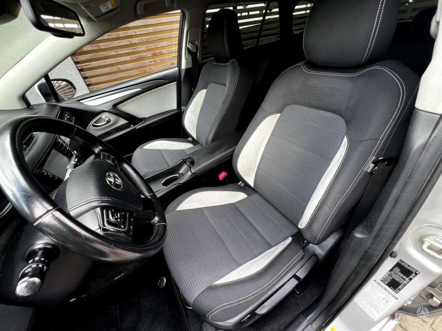 Серый Тойота Авенсис 2015 в Вильнюс, объемом двигателя 1.80 л и пробегом 194 тыс. км за 10490 €, фото 9 на AUTOMOTO.COM.LV