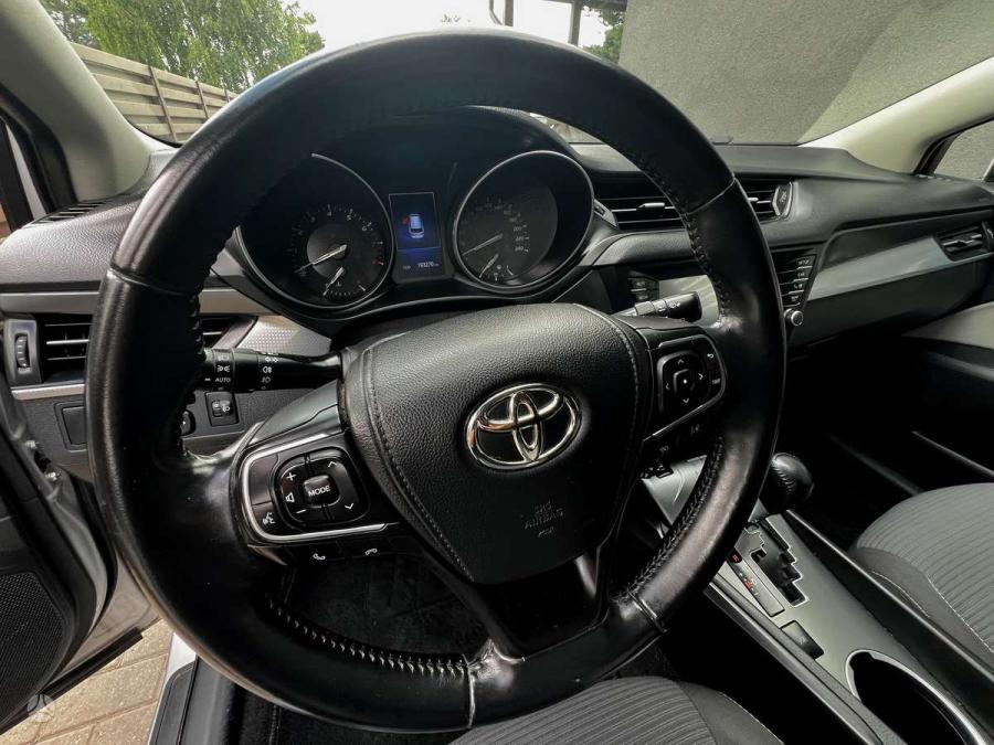 Серый Тойота Авенсис 2015 в Вильнюс, объемом двигателя 1.80 л и пробегом 194 тыс. км за 10490 €, фото 16 на AUTOMOTO.COM.LV