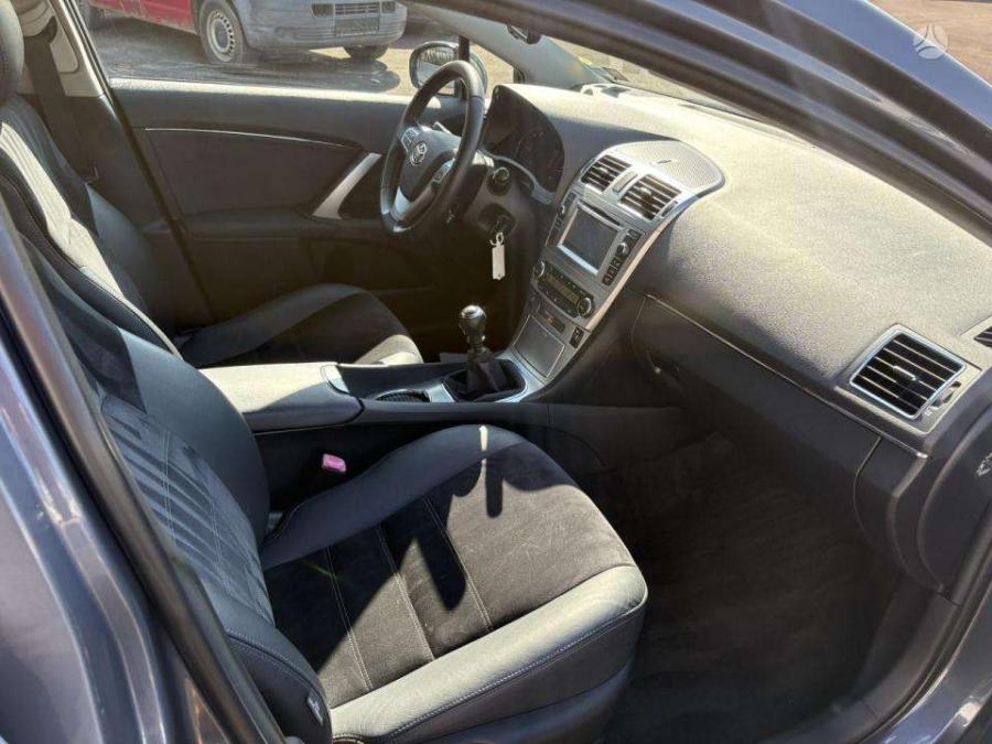 Pelēks Toyota Avensis 2015 Radviliškis, ar dzinēja tilpumu 2.00 L un nobraukumu 264 tūkst. km par 6250 €, foto 10 vietnē AUTOMOTO.COM.LV