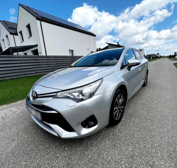 Тойота Авенсис 2015 в Вильнюс на AUTOMOTO.COM.LV Серый Тойота Авенсис 2015 в Вильнюс, объемом двигателя 1.80 л и пробегом 194 тыс. км за 9999 €, фото 8 на AUTOMOTO.COM.LV