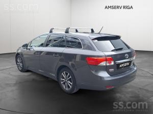 Grey Toyota Avensis 2015 in Riga, with an engine capacity of 1.80 L and mileage of 156 thousand km for 8000 €, photo 5 on AUTOMOTO.COM.LV