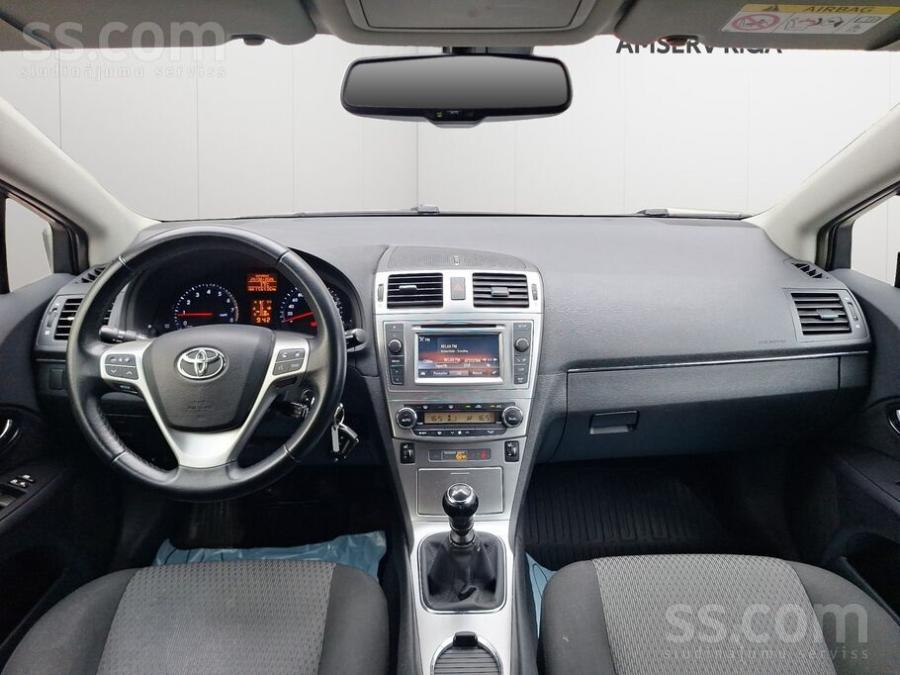 Grey Toyota Avensis 2015 in Riga, with an engine capacity of 1.80 L and mileage of 156 thousand km for 8000 €, photo 10 on AUTOMOTO.COM.LV