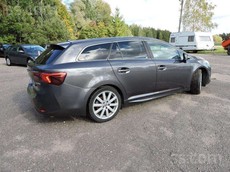 Pelēks Toyota Avensis 2015 Cēsis, ar dzinēja tilpumu 2.00 L un nobraukumu 220 tūkst. km par 7450 €, foto 4 vietnē AUTOMOTO.COM.LV