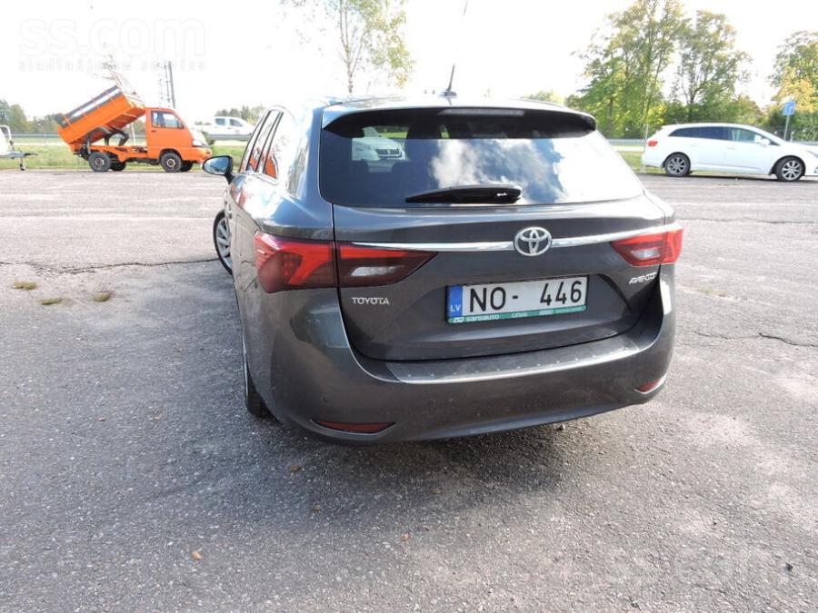 Pelēks Toyota Avensis 2015 Cēsis, ar dzinēja tilpumu 2.00 L un nobraukumu 220 tūkst. km par 7450 €, foto 5 vietnē AUTOMOTO.COM.LV