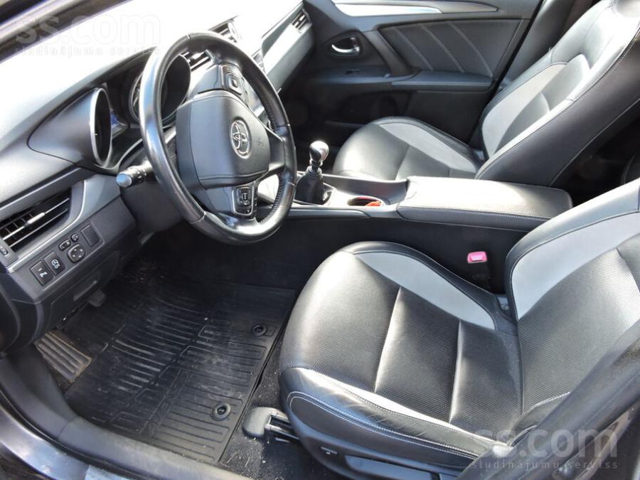 Pelēks Toyota Avensis 2015 Cēsis, ar dzinēja tilpumu 2.00 L un nobraukumu 220 tūkst. km par 7450 €, foto 7 vietnē AUTOMOTO.COM.LV