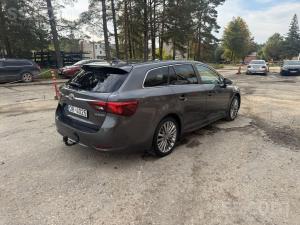 Pelēks Toyota Avensis 2015 Jēkabpils, ar dzinēja tilpumu 2.00 L un nobraukumu 233 tūkst. km par 6899 €, foto 4 vietnē AUTOMOTO.COM.LV
