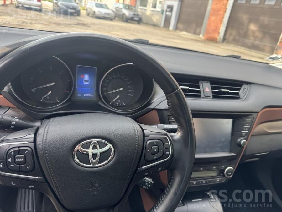 Pelēks Toyota Avensis 2015 Jēkabpils, ar dzinēja tilpumu 2.00 L un nobraukumu 233 tūkst. km par 6899 €, foto 11 vietnē AUTOMOTO.COM.LV