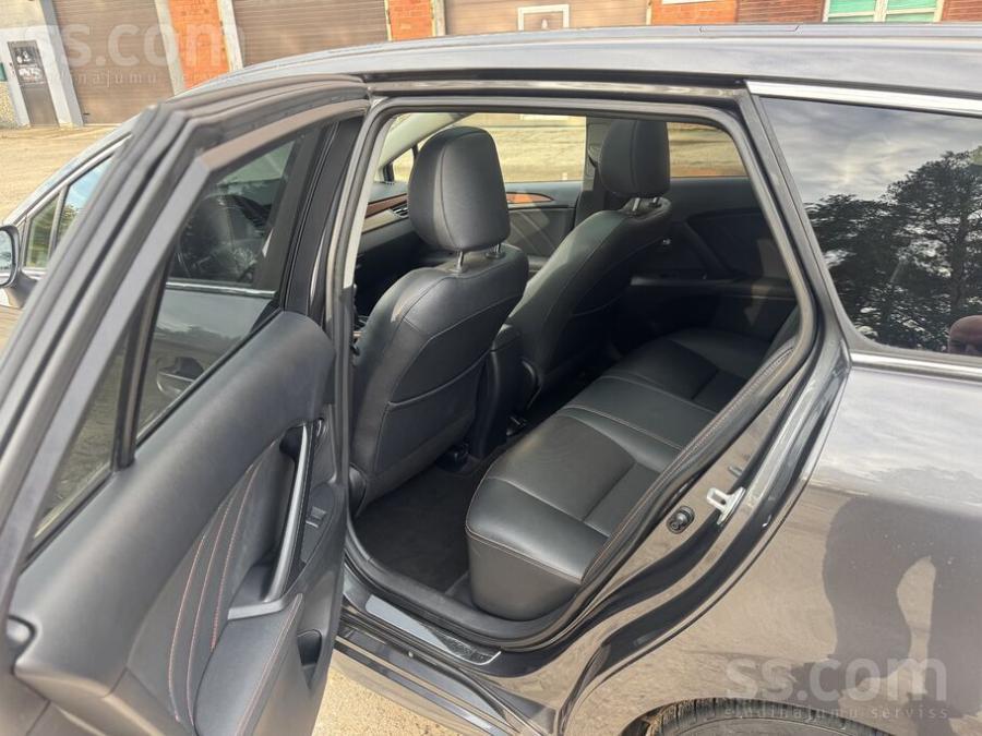 Pelēks Toyota Avensis 2015 Jēkabpils, ar dzinēja tilpumu 2.00 L un nobraukumu 233 tūkst. km par 6899 €, foto 14 vietnē AUTOMOTO.COM.LV