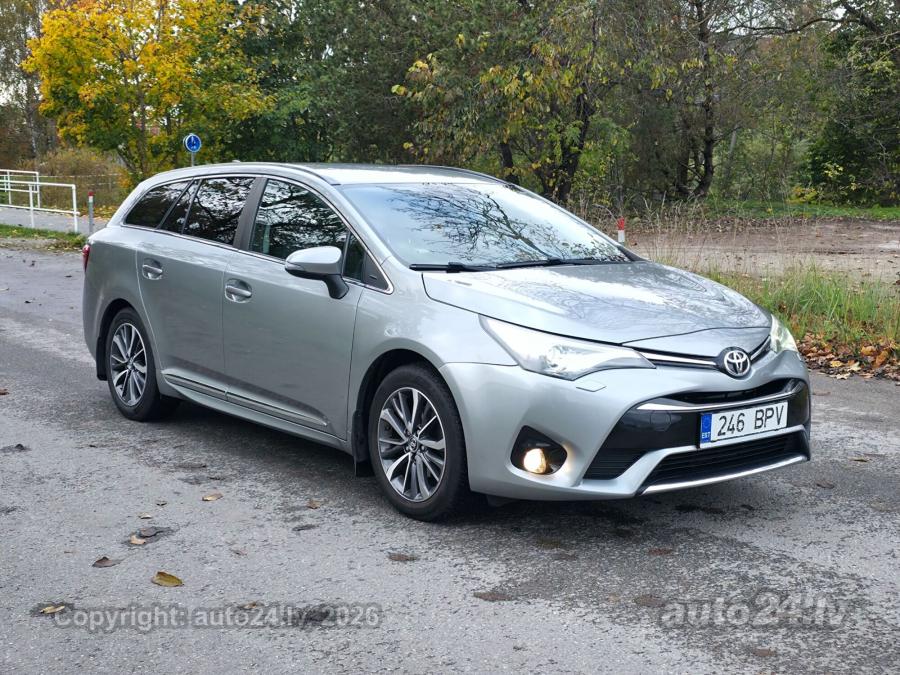 Серый Тойота Авенсис 2015 в Таллин, объемом двигателя 1.80 л и пробегом 175 тыс. км за 12000 €, фото 3 на AUTOMOTO.COM.LV
