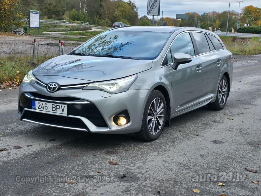 Серый Тойота Авенсис 2015 в Таллин, объемом двигателя 1.80 л и пробегом 175 тыс. км за 12000 €, фото 4 на AUTOMOTO.COM.LV