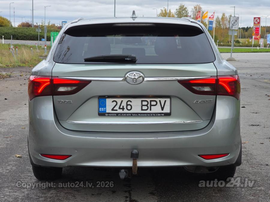 Серый Тойота Авенсис 2015 в Таллин, объемом двигателя 1.80 л и пробегом 175 тыс. км за 12000 €, фото 6 на AUTOMOTO.COM.LV