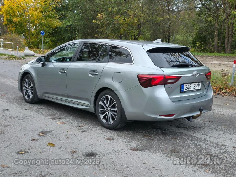 Серый Тойота Авенсис 2015 в Таллин, объемом двигателя 1.80 л и пробегом 175 тыс. км за 12000 €, фото 8 на AUTOMOTO.COM.LV
