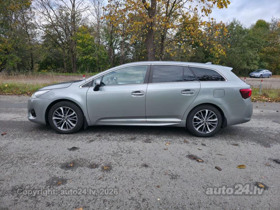 Серый Тойота Авенсис 2015 в Таллин, объемом двигателя 1.80 л и пробегом 175 тыс. км за 12000 €, фото 9 на AUTOMOTO.COM.LV