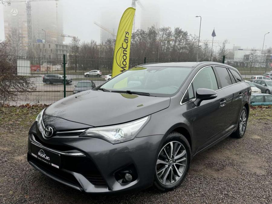Pelēks Toyota Avensis 2016 Viļņa, ar dzinēja tilpumu 2.00 L un nobraukumu 180 tūkst. km par 7700 €, foto 2 vietnē AUTOMOTO.COM.LV