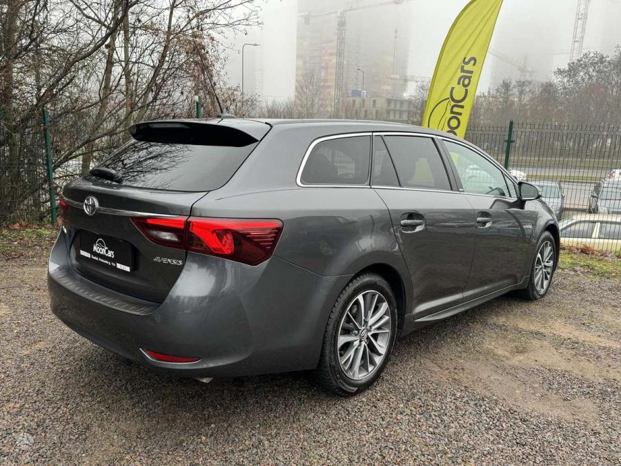 Grey Toyota Avensis 2016 in Vilnius, with an engine capacity of 2.00 L and mileage of 180 thousand km for 7700 €, photo 3 on AUTOMOTO.COM.LV