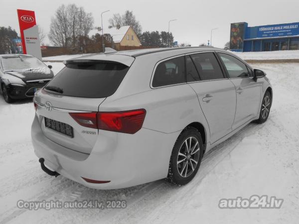 Pelēks Toyota Avensis 2016 Viljandi, ar dzinēja tilpumu 1.60 L un nobraukumu 197 tūkst. km par 8990 €, foto 2 vietnē AUTOMOTO.COM.LV