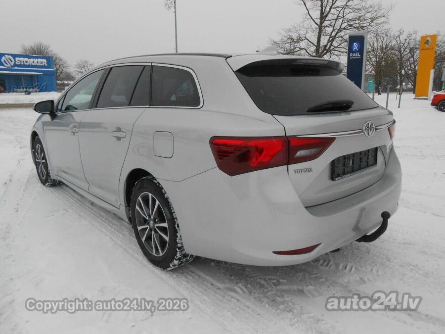 Grey Toyota Avensis 2016 in Viljandi, with an engine capacity of 1.60 L and mileage of 197 thousand km for 8990 €, photo 4 on AUTOMOTO.COM.LV