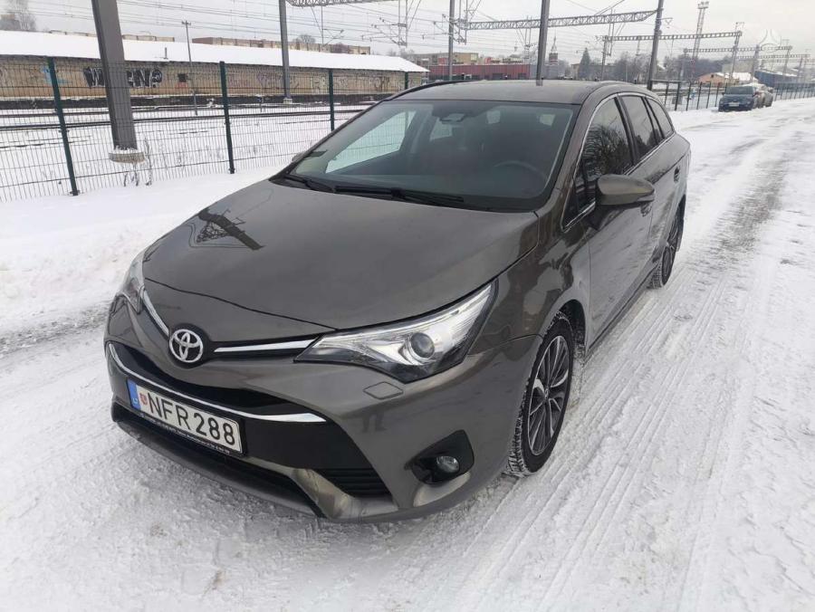 Grey Toyota Avensis 2016 in Siauliai, with an engine capacity of 2.00 L and mileage of 105 thousand km for 12700 €, photo 1 on AUTOMOTO.COM.LV
