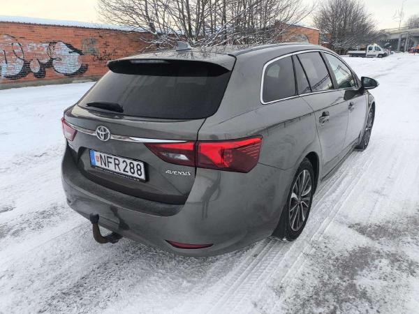 Pelēks Toyota Avensis 2016 Šauļi, ar dzinēja tilpumu 2.00 L un nobraukumu 105 tūkst. km par 12700 €, foto 4 vietnē AUTOMOTO.COM.LV