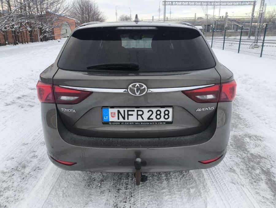 Grey Toyota Avensis 2016 in Siauliai, with an engine capacity of 2.00 L and mileage of 105 thousand km for 12700 €, photo 5 on AUTOMOTO.COM.LV