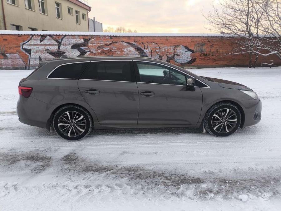 Grey Toyota Avensis 2016 in Siauliai, with an engine capacity of 2.00 L and mileage of 105 thousand km for 12700 €, photo 7 on AUTOMOTO.COM.LV
