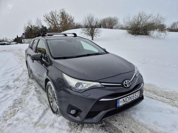 Grey Toyota Avensis 2016 in Panevezys, with an engine capacity of 2.00 L and mileage of 297 thousand km for 7500 €, photo 1 on AUTOMOTO.COM.LV