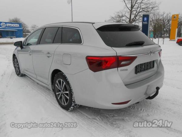 Grey Toyota Avensis 2016 in Viljandi, with an engine capacity of 1.60 L and mileage of 197 thousand km for 8990 €, photo 4 on AUTOMOTO.COM.LV