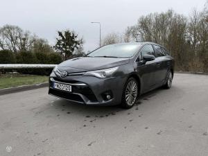 Pelēks Toyota Avensis 2016 Kauņa, ar dzinēja tilpumu 1.60 L un nobraukumu 320 tūkst. km par 7500 €, foto  vietnē AUTOMOTO.COM.LV
