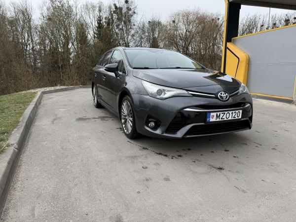 Grey Toyota Avensis 2016 in Kaunas, with an engine capacity of 1.60 L and mileage of 320 thousand km for 7500 €, photo 2 on AUTOMOTO.COM.LV