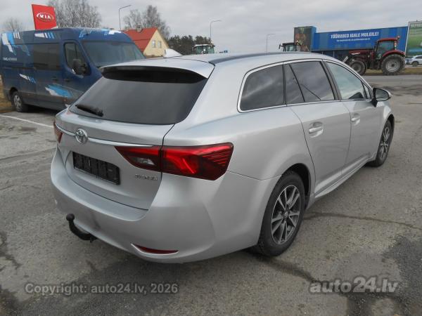 Grey Toyota Avensis 2016 in Viljandi, with an engine capacity of 1.60 L and mileage of 197 thousand km for 8890 €, photo 2 on AUTOMOTO.COM.LV