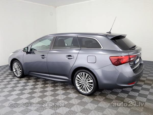 Pelēks Toyota Avensis 2016 Tallina, ar dzinēja tilpumu 1.60 L un nobraukumu 199 tūkst. km par 6499 €, foto 4 vietnē AUTOMOTO.COM.LV