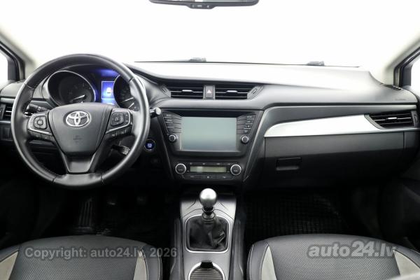 Pelēks Toyota Avensis 2016 Tallina, ar dzinēja tilpumu 1.60 L un nobraukumu 199 tūkst. km par 6499 €, foto 5 vietnē AUTOMOTO.COM.LV