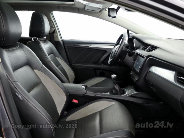 Pelēks Toyota Avensis 2016 Tallina, ar dzinēja tilpumu 1.60 L un nobraukumu 199 tūkst. km par 6499 €, foto 6 vietnē AUTOMOTO.COM.LV