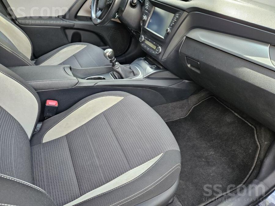 Pelēks Toyota Avensis 2016 Rīga, ar dzinēja tilpumu 2.00 L un nobraukumu 289 tūkst. km par 8680 €, foto 6 vietnē AUTOMOTO.COM.LV