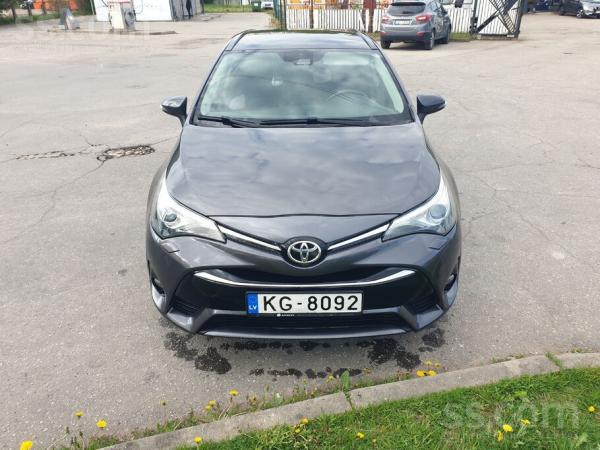 Grey Toyota Avensis 2016 in Riga, with an engine capacity of 2.00 L and mileage of 306 thousand km for 8200 €, photo 1 on AUTOMOTO.COM.LV