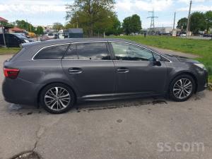Pelēks Toyota Avensis 2016 Rīga, ar dzinēja tilpumu 2.00 L un nobraukumu 306 tūkst. km par 8200 €, foto 3 vietnē AUTOMOTO.COM.LV