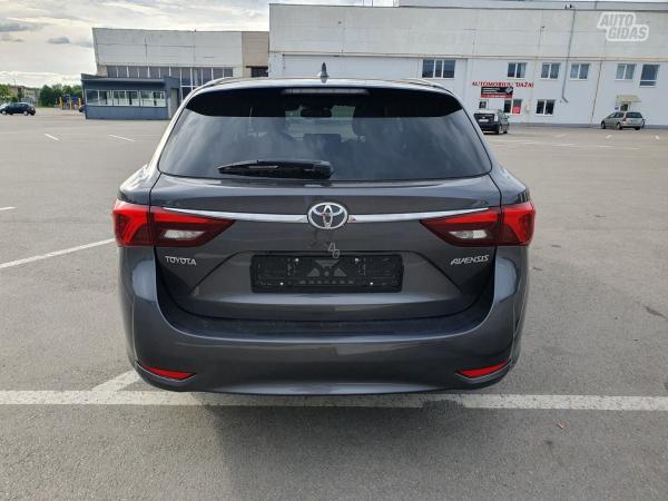Grey Toyota Avensis 2016 in Panevezys, with an engine capacity of 2.00 L and mileage of 181 thousand km for 7900 €, photo 5 on AUTOMOTO.COM.LV