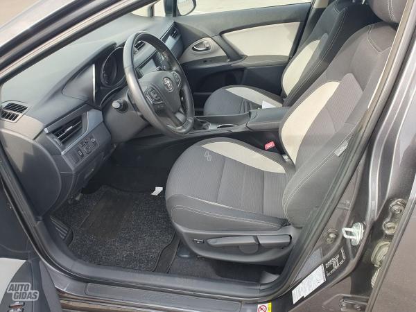 Grey Toyota Avensis 2016 in Panevezys, with an engine capacity of 2.00 L and mileage of 181 thousand km for 7900 €, photo 7 on AUTOMOTO.COM.LV