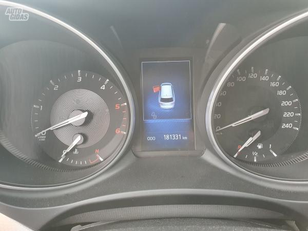 Grey Toyota Avensis 2016 in Panevezys, with an engine capacity of 2.00 L and mileage of 181 thousand km for 7900 €, photo 10 on AUTOMOTO.COM.LV