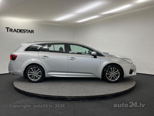 Pelēks Toyota Avensis 2016 Pērnava, ar dzinēja tilpumu 1.60 L un nobraukumu 260 tūkst. km par 8490 €, foto 4 vietnē AUTOMOTO.COM.LV