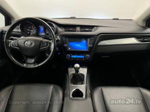 Pelēks Toyota Avensis 2016 Pērnava, ar dzinēja tilpumu 1.60 L un nobraukumu 260 tūkst. km par 8490 €, foto 13 vietnē AUTOMOTO.COM.LV