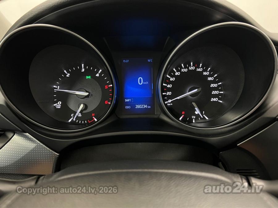 Pelēks Toyota Avensis 2016 Pērnava, ar dzinēja tilpumu 1.60 L un nobraukumu 260 tūkst. km par 8490 €, foto 17 vietnē AUTOMOTO.COM.LV