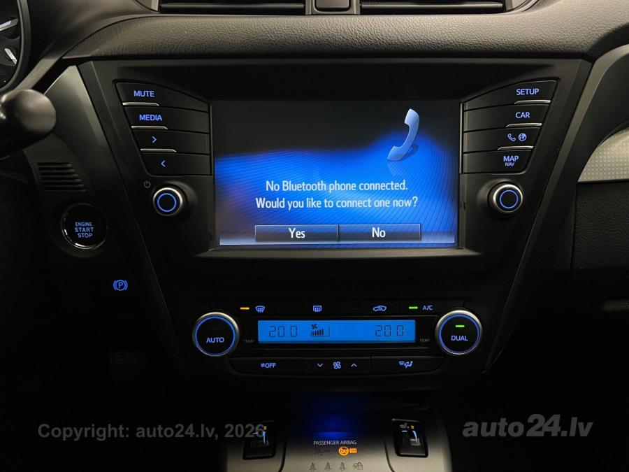 Pelēks Toyota Avensis 2016 Pērnava, ar dzinēja tilpumu 1.60 L un nobraukumu 260 tūkst. km par 8490 €, foto 22 vietnē AUTOMOTO.COM.LV