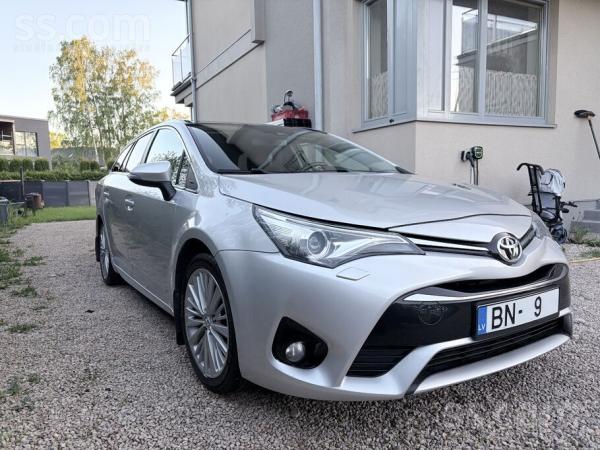 Pelēks Toyota Avensis 2016 Rīga, ar dzinēja tilpumu 2.00 L un nobraukumu 150 tūkst. km par 9200 €, foto 2 vietnē AUTOMOTO.COM.LV