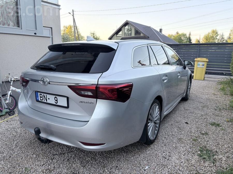 Grey Toyota Avensis 2016 in Riga, with an engine capacity of 2.00 L and mileage of 150 thousand km for 9200 €, photo 6 on AUTOMOTO.COM.LV
